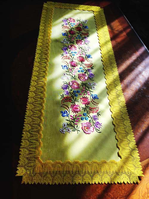 Folklore Table Runner | OregonPatchWorks