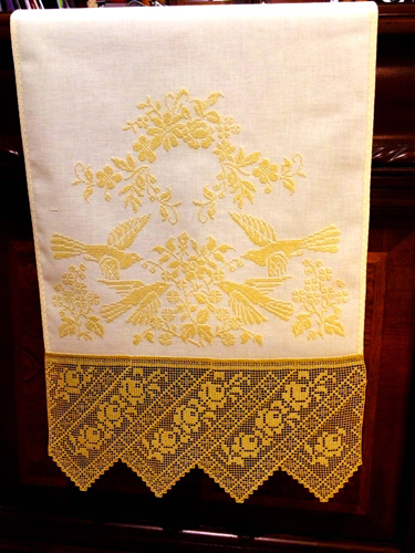 Paradise Table Runner | OregonPatchWorks