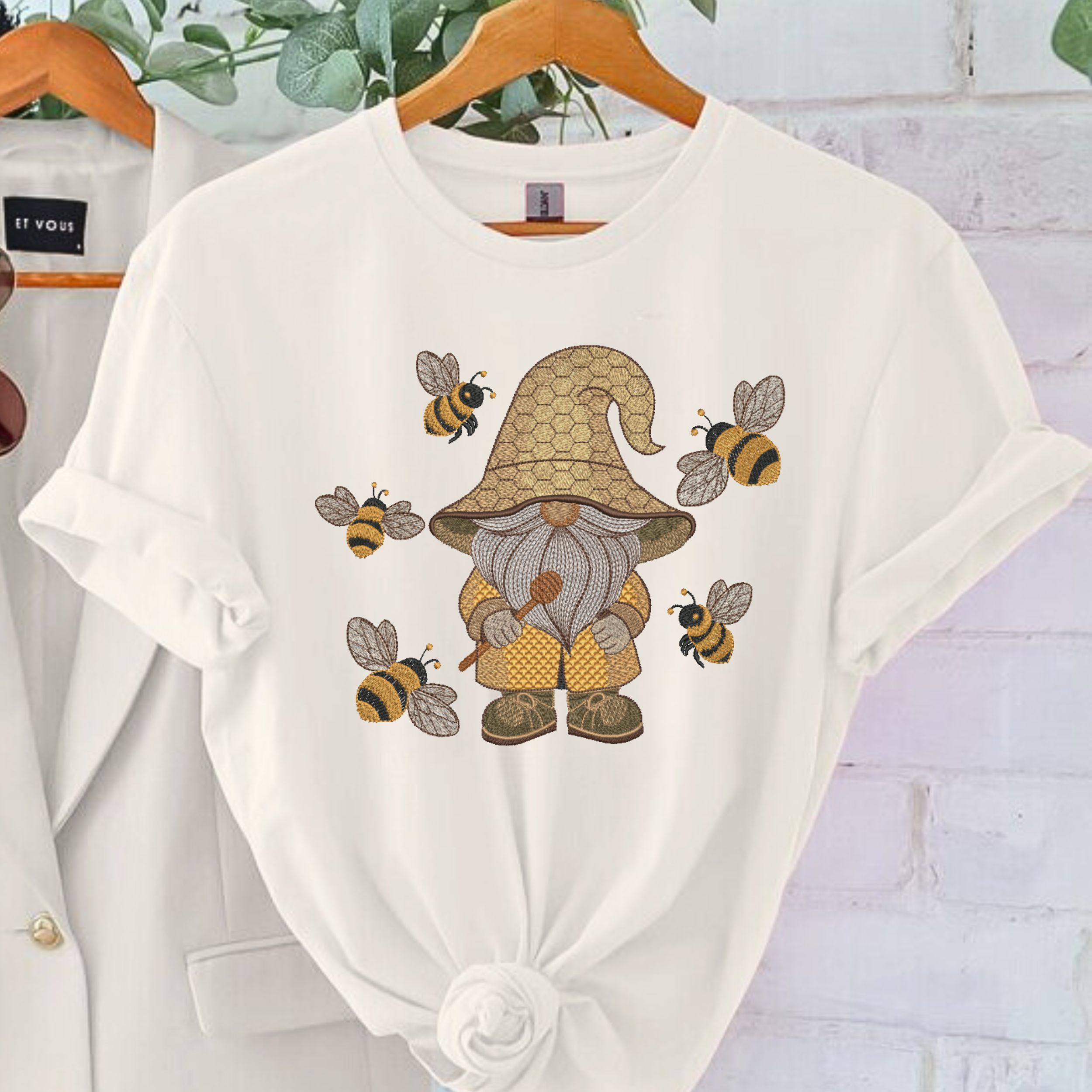 Honey Gnome and Bee | OregonPatchWorks