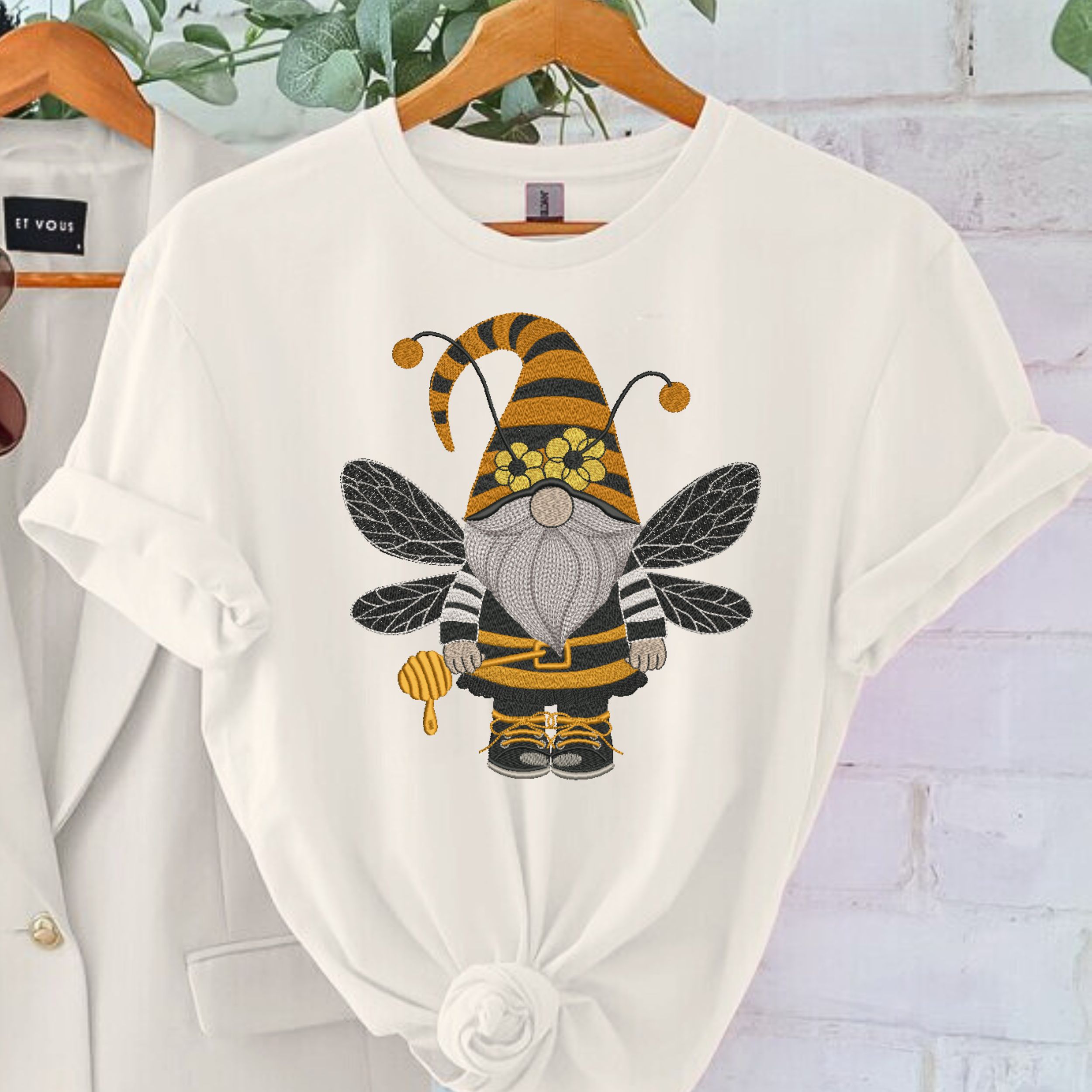 Honey Bee Gnome 4 | OregonPatchWorks