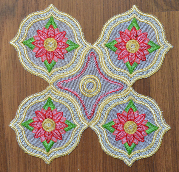 POINTSETTIA DOILY | OregonPatchWorks