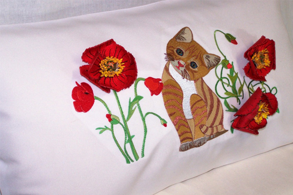 Kitten with Red Poppies | OregonPatchWorks
