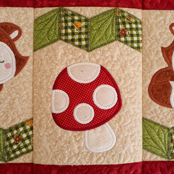 Country Charm Table Runner | OregonPatchWorks