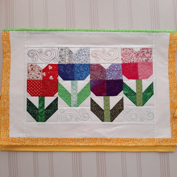 QQ Tulip Sewing Machine Cover | OregonPatchWorks