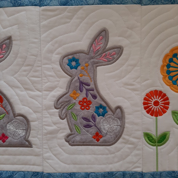 Applique Bunny and Flower Table Topper | OregonPatchWorks