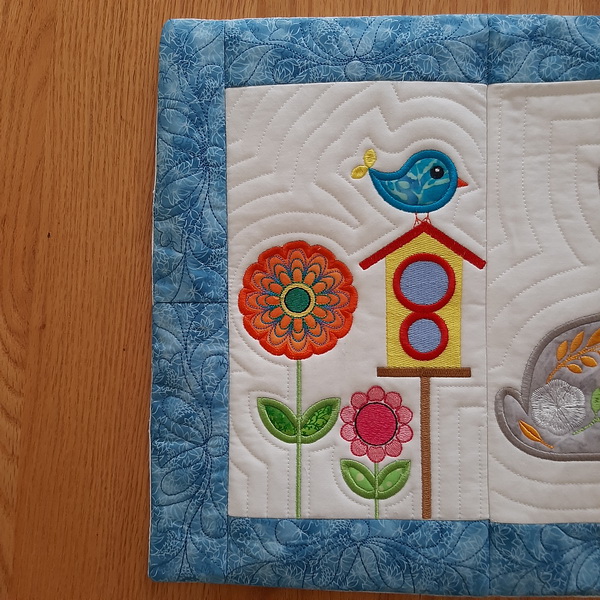 Applique Bunny and Flower Table Topper | OregonPatchWorks