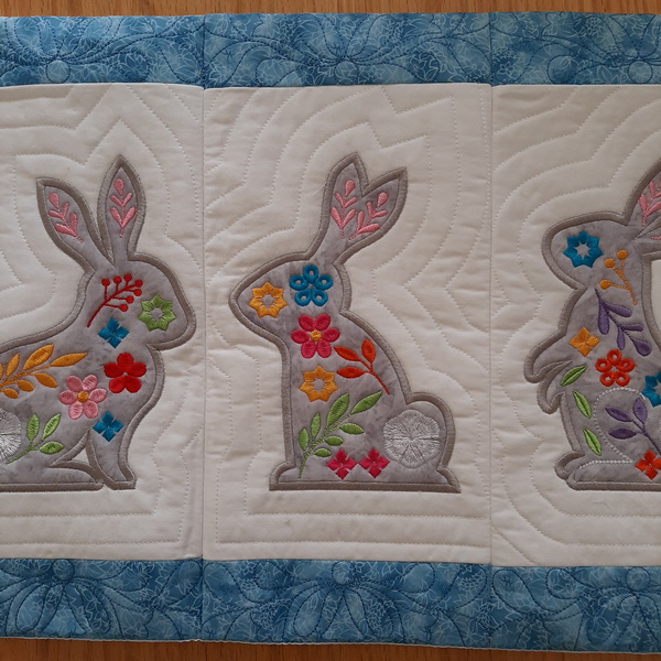 Applique Bunny and Flower Table Topper | OregonPatchWorks
