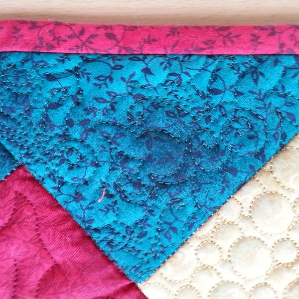 Holly table Runner | OregonPatchWorks