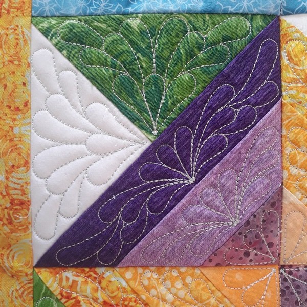 Summer Bees Pint Size Quilt | OregonPatchWorks