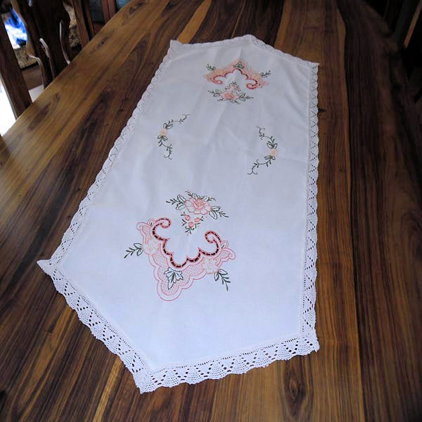 Anneline Table Runner | OregonPatchWorks