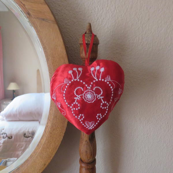 ITH Stuffed Hearts Set | OregonPatchWorks